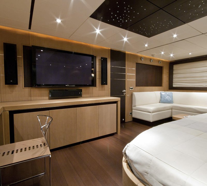 Pershing Image Gallery – Luxury Yacht Browser | by CHARTERWORLD ...