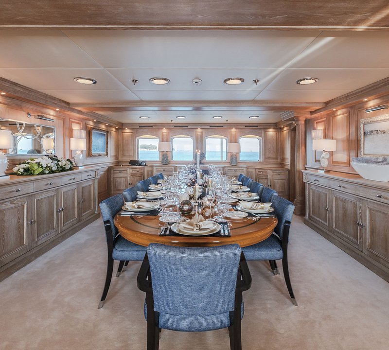 Dining Table Image Gallery – Luxury Yacht Browser | by CHARTERWORLD ...