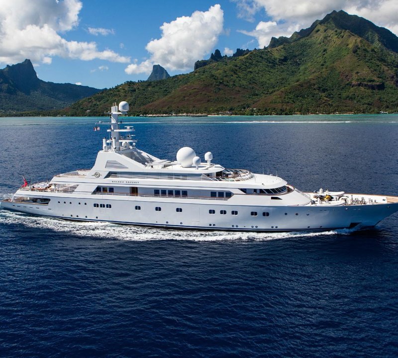 Imposing 162M Giga Yacht DUBAI at anchor in Dubai — Yacht Charter ...