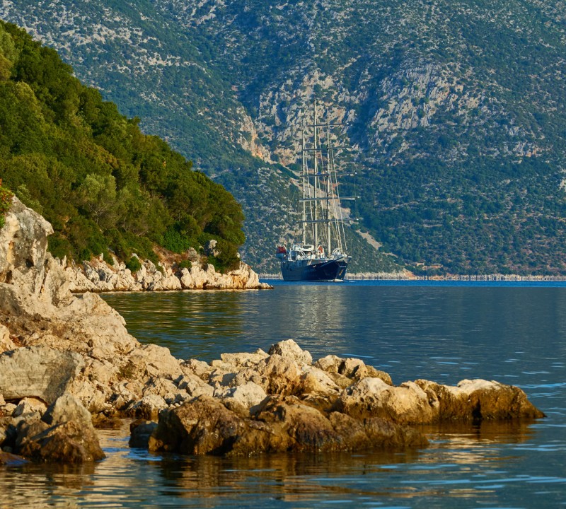 RUNNING ON WAVES Yacht Charter Details, Gdansk | CHARTERWORLD Luxury ...