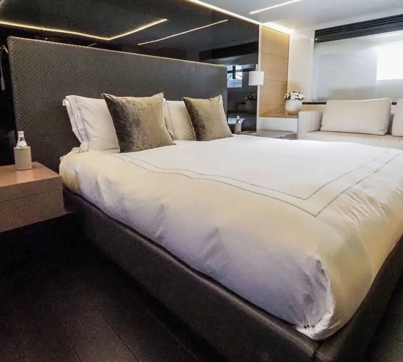 Vip Cabin Image Gallery - VIP Cabin Desk - MY LADYSHIP - VIP cabin 2 ...