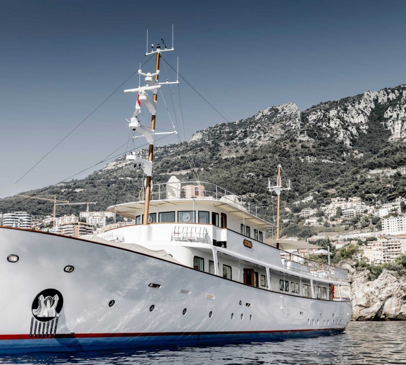 Yacht ISTROS, de Vries Lentsch Jr. | CHARTERWORLD Luxury Superyacht ...