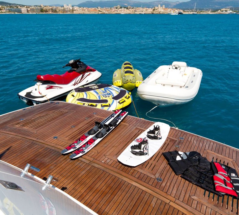 Swim Platform Image Gallery - Swim Platform And Toys - Yacht CRISTALEX ...