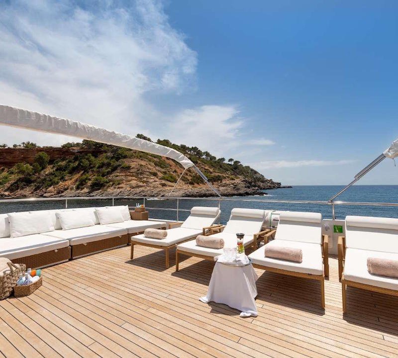 SEMAYA Yacht Charter Details, Custom Navetta | CHARTERWORLD Luxury ...