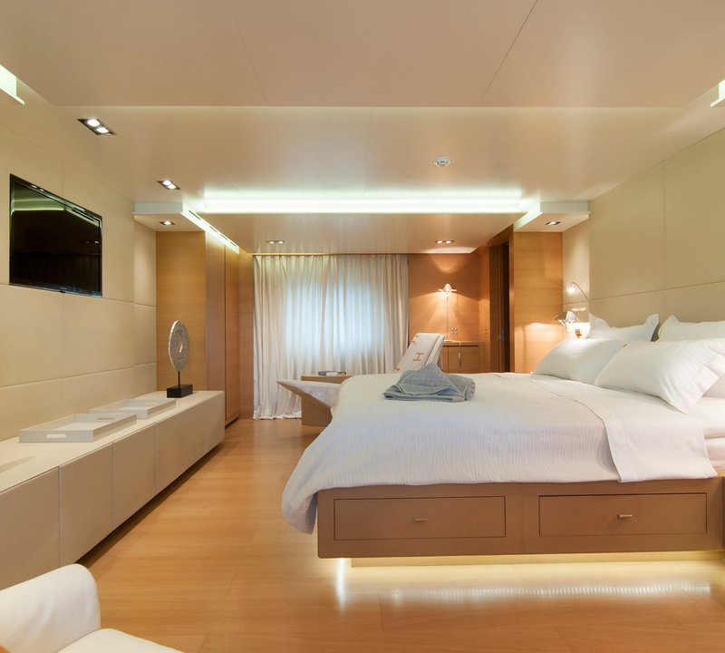 Master Stateroom Image Gallery – Luxury Yacht Browser | by CHARTERWORLD ...