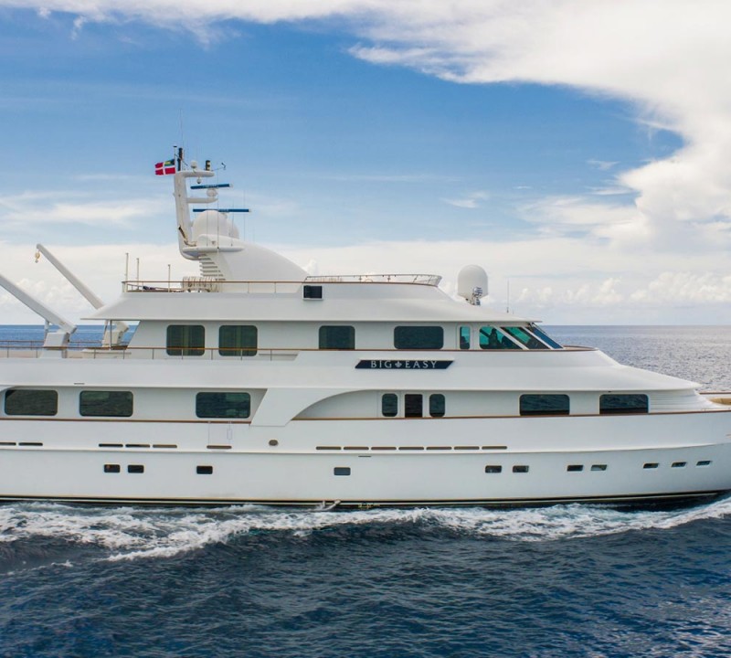 Tortola yacht charter on crewed luxury superyachts in the Caribbean ...