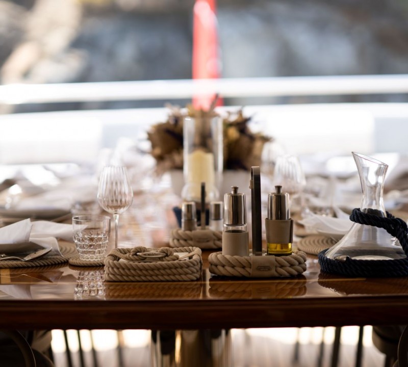 ARIELA Yacht Charter Details, CRN Yachts (Ferretti Group ...