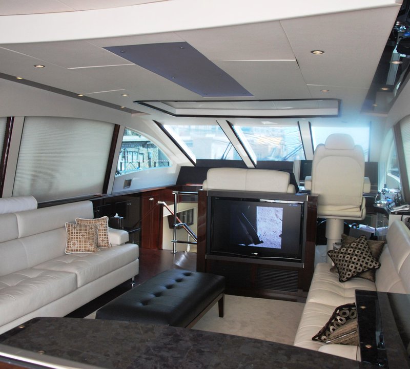 Carbon Yacht Charter Details, Lazzara LSX 75 | CHARTERWORLD Luxury ...