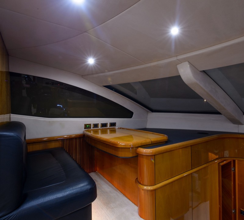 Yacht ACQUA ALBERTI, Sunseeker | CHARTERWORLD Luxury Superyacht Charters