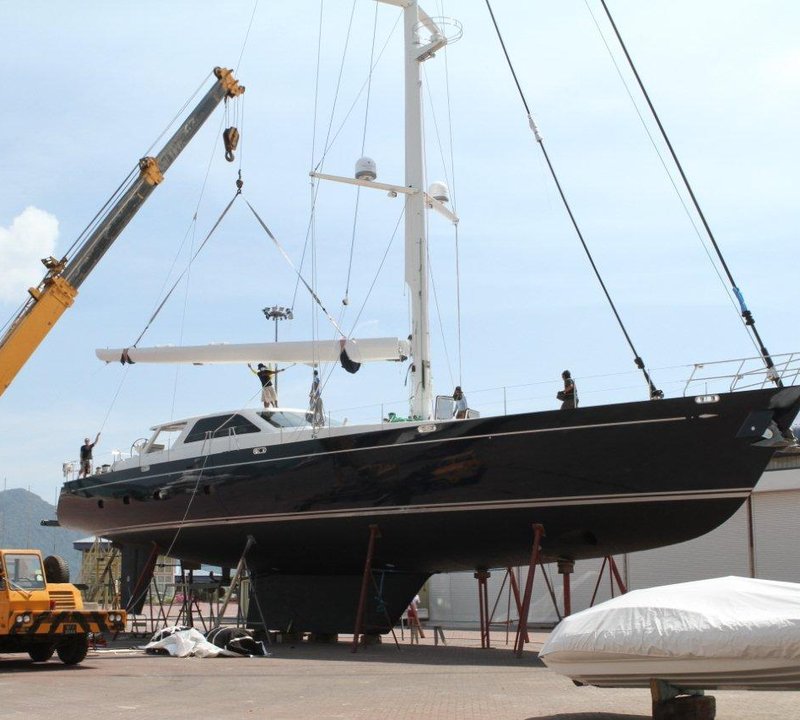 Yacht Silver Lining, a Phithak Shipyard and Services Superyacht ...