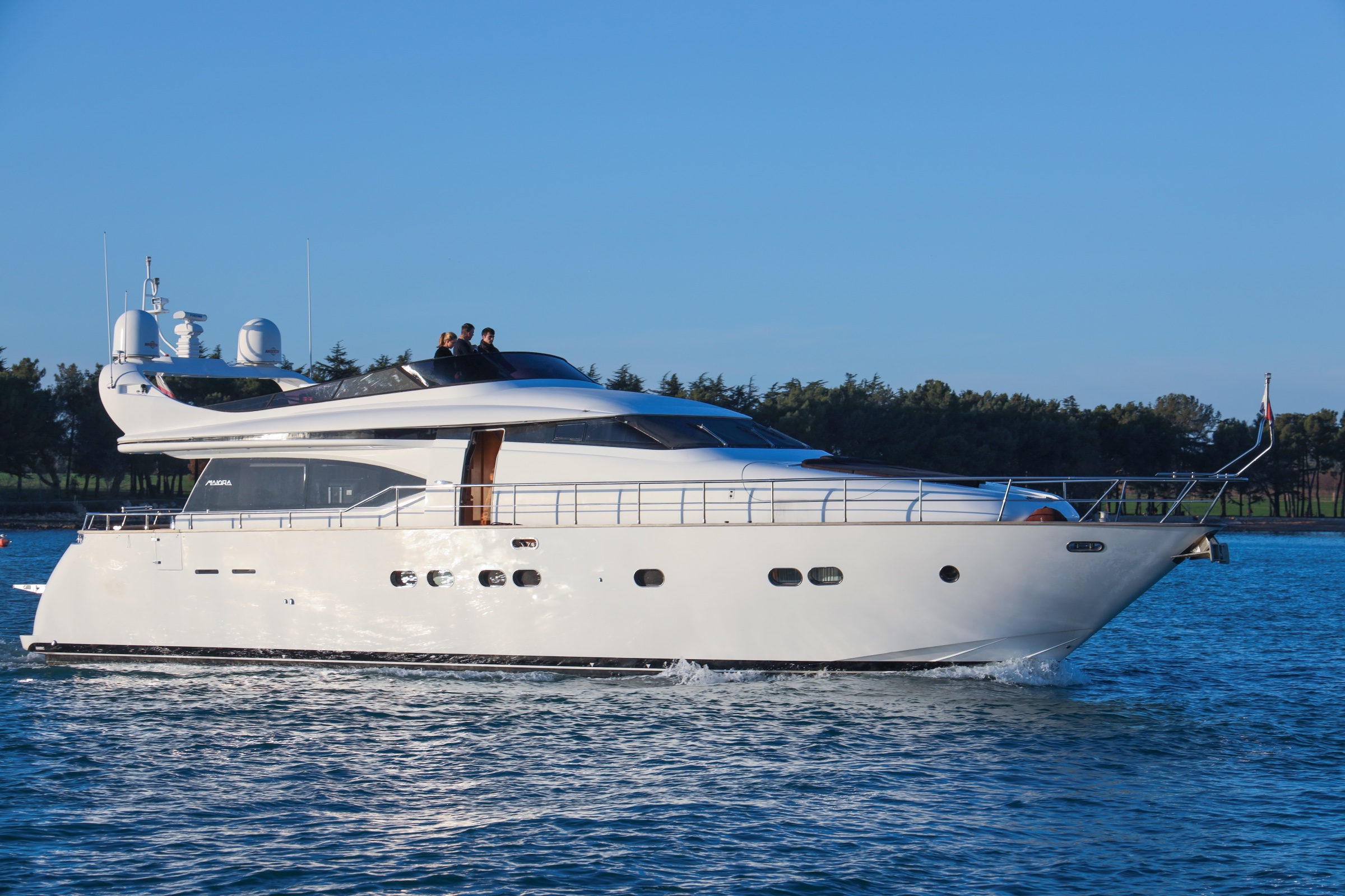 SEA HEAVEN Yacht Charter Details, Maiora | CHARTERWORLD Luxury Superyachts
