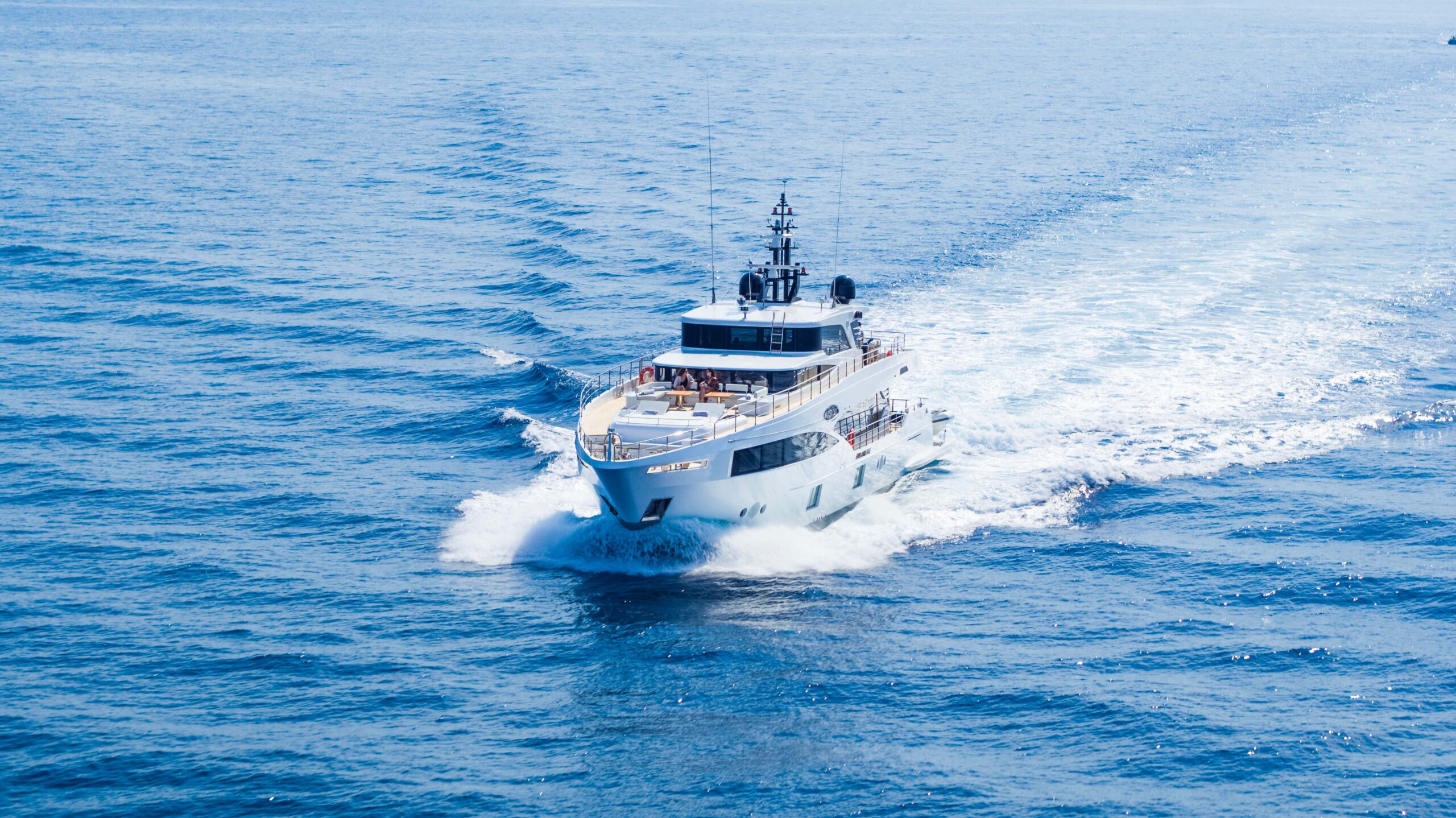 OCEAN VIEW Yacht Charter Details, Gulf Craft Majesty 100 | CHARTERWORLD ...