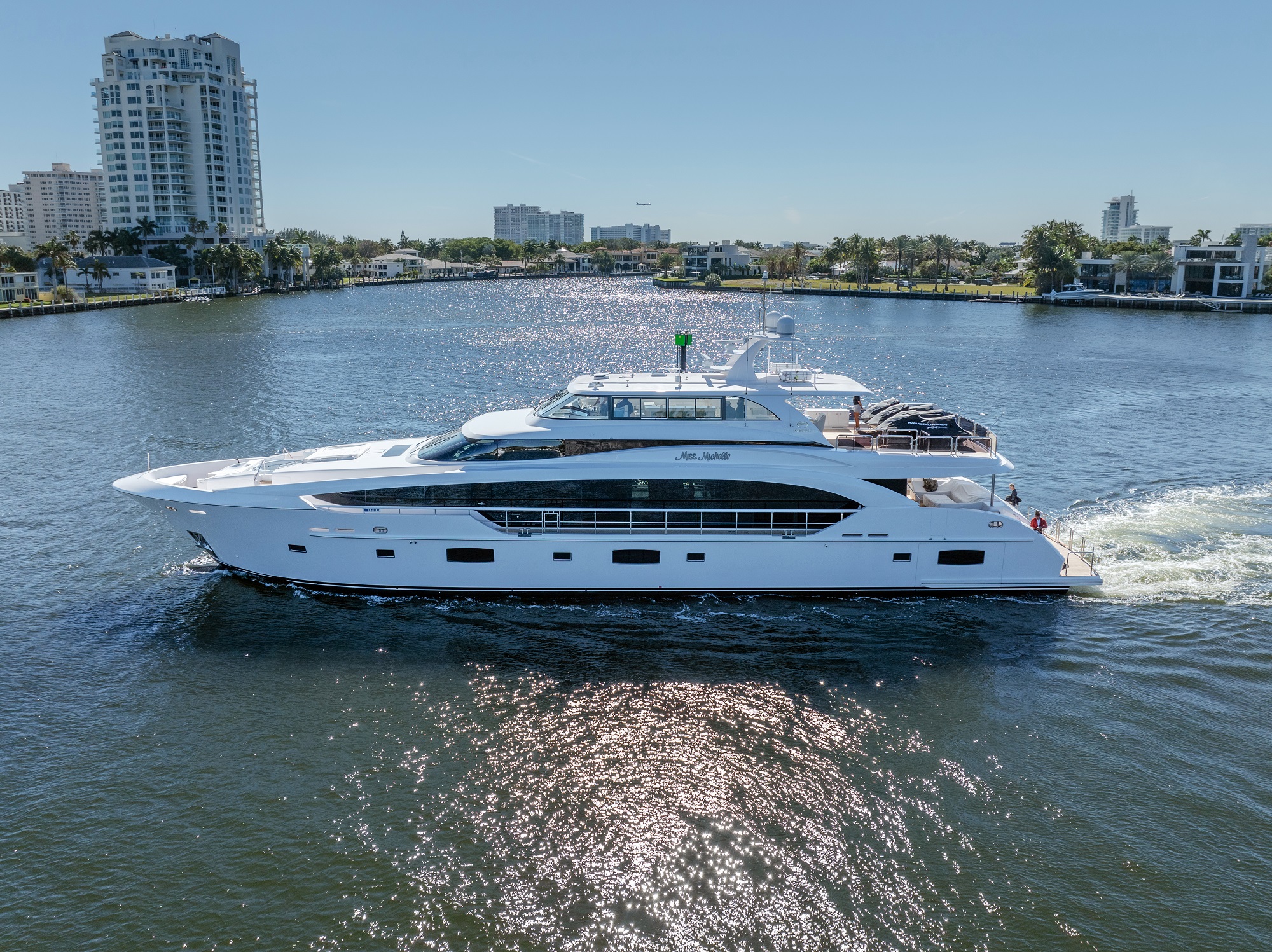 Yacht MISS MICHELLE, Horizon | CHARTERWORLD Luxury Superyacht Charters