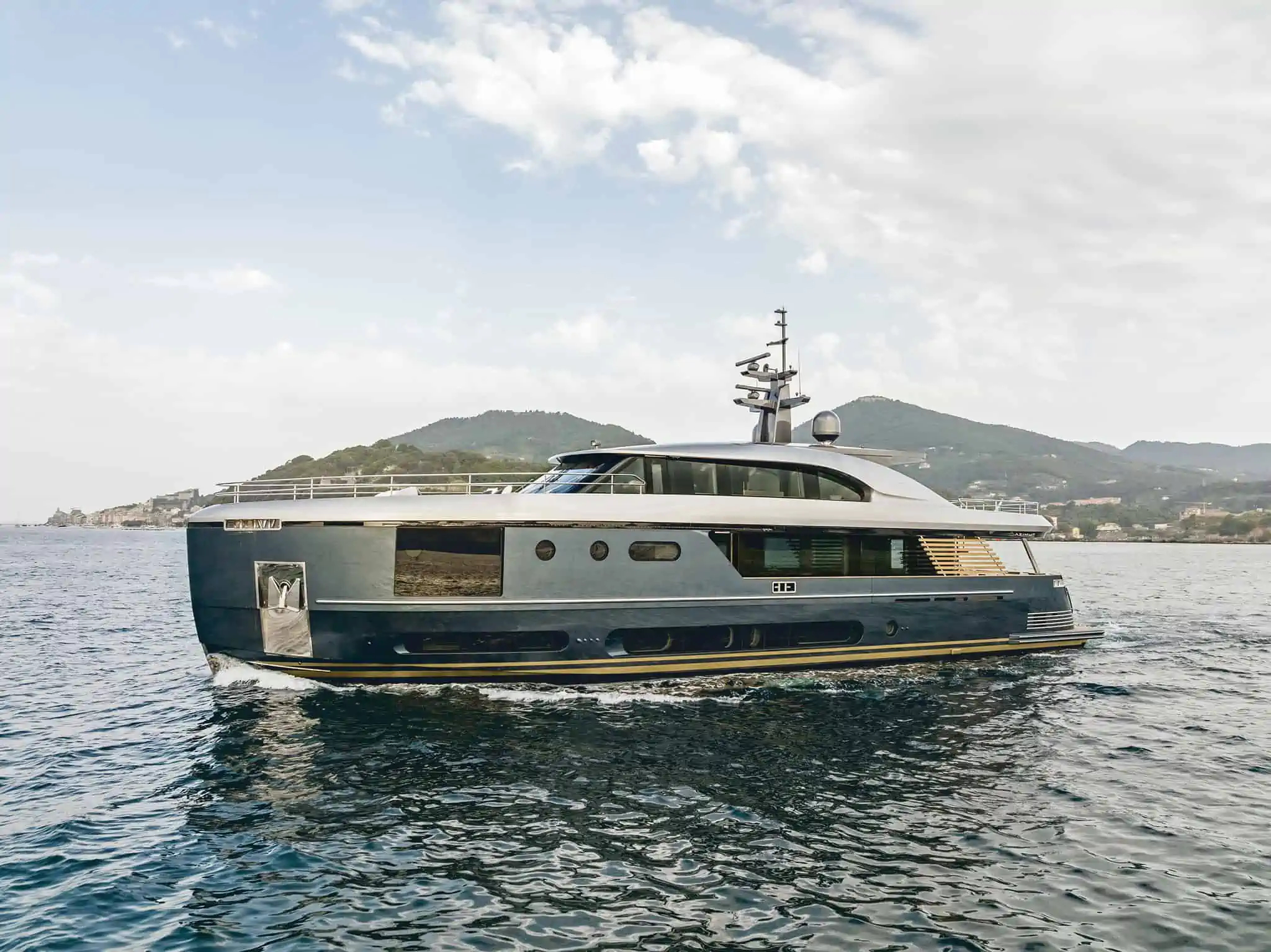 Yacht ALMA III, Azimut | CHARTERWORLD Luxury Superyacht Charters