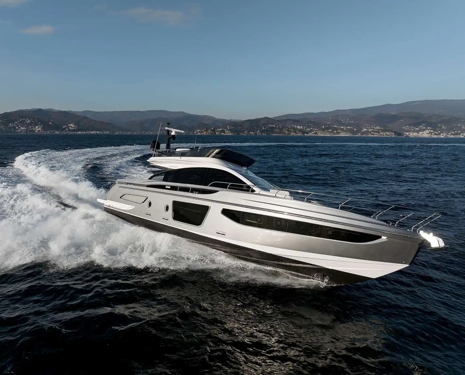 Yacht MANARA PRIMA, Azimut S7 | CHARTERWORLD Luxury Superyacht Charters