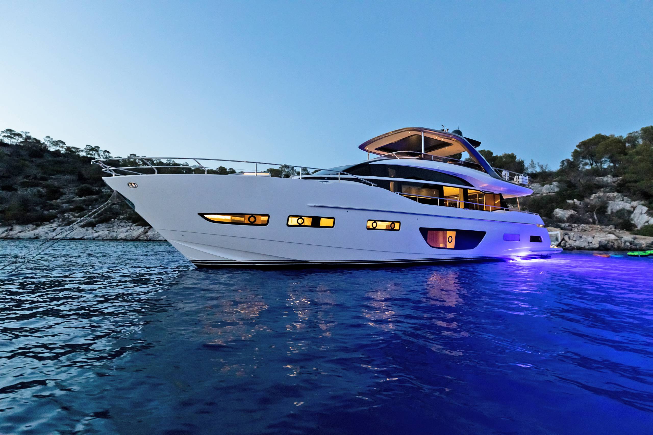 VISTA Yacht Charter Details, Princess | CHARTERWORLD Luxury Superyachts