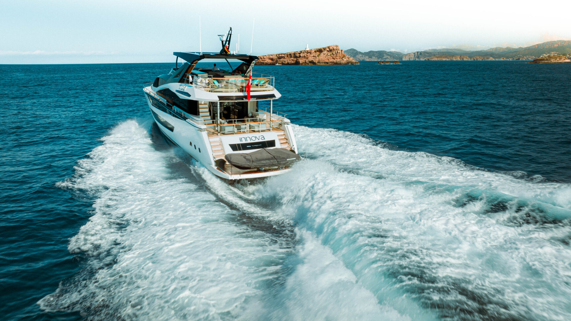 INNOVA Yacht Charter Details, Sunseeker 88 | CHARTERWORLD Luxury ...