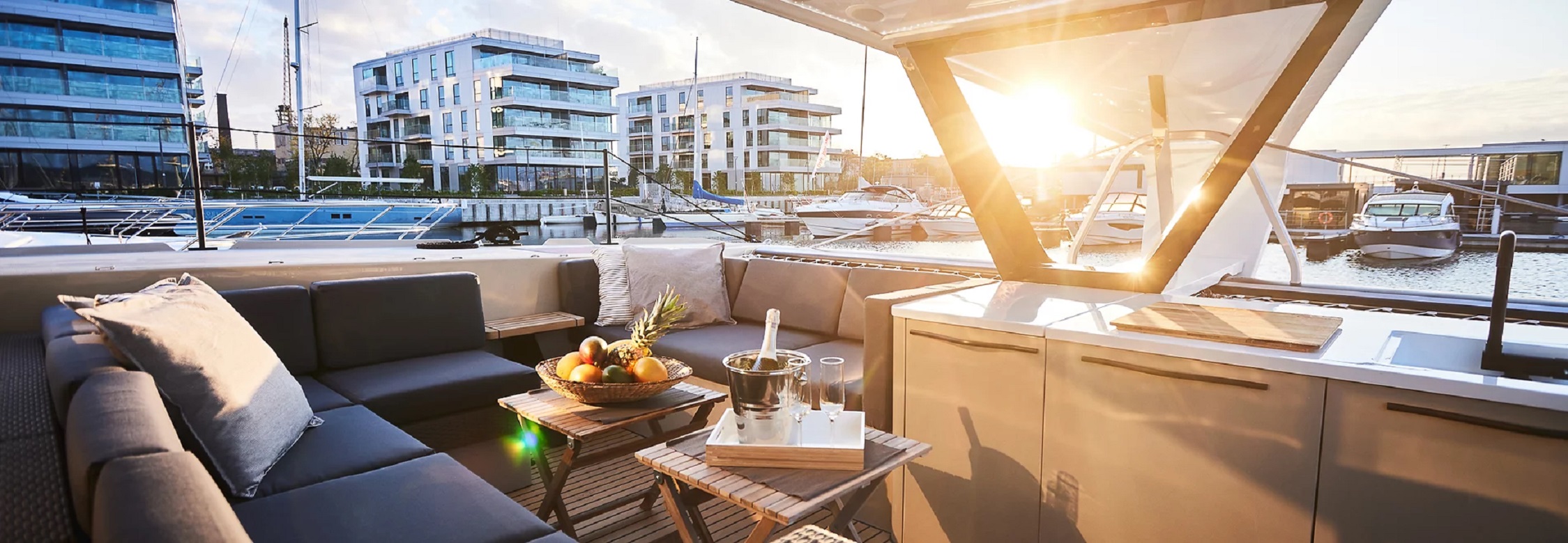 WAVE 50 Yacht Charter Details, WAVE | CHARTERWORLD Luxury Superyachts