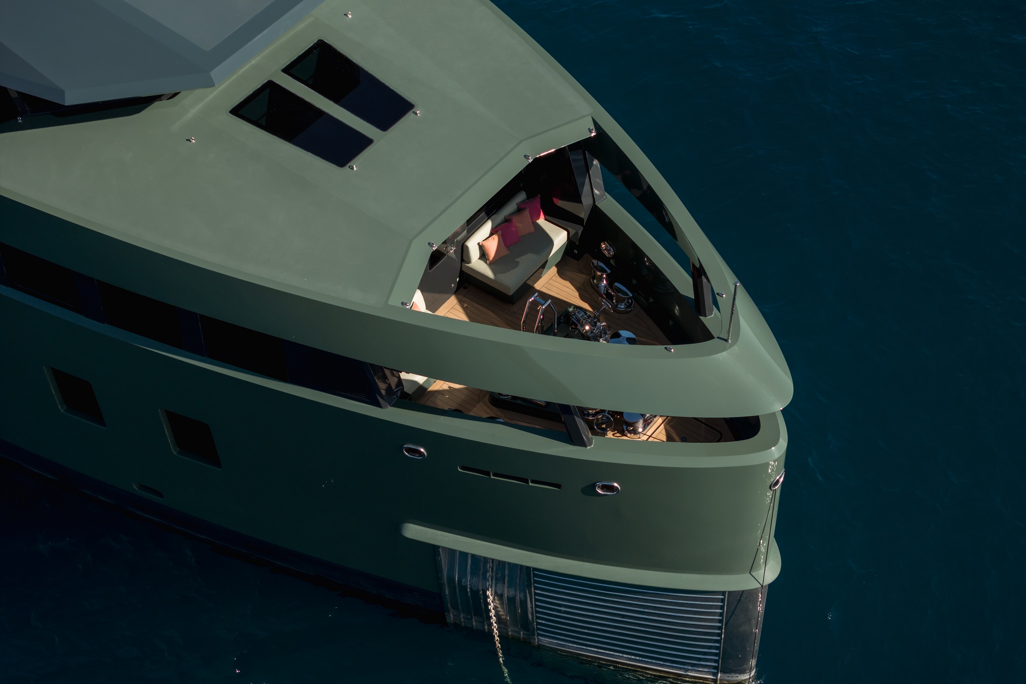 Yacht PINK SHADOW, Damen | CHARTERWORLD Luxury Superyacht Charters