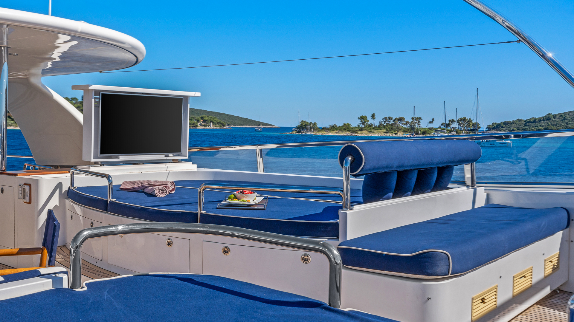 Yacht CONTE STEFANI, Horizon | CHARTERWORLD Luxury Superyacht Charters