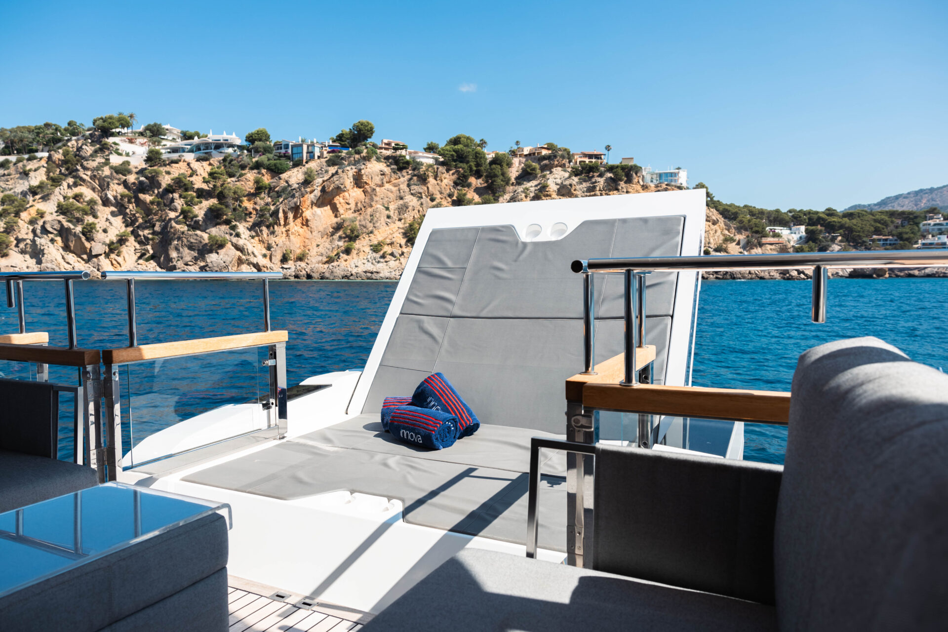 INNOVA Yacht Charter Details, Sunseeker 88 | CHARTERWORLD Luxury ...