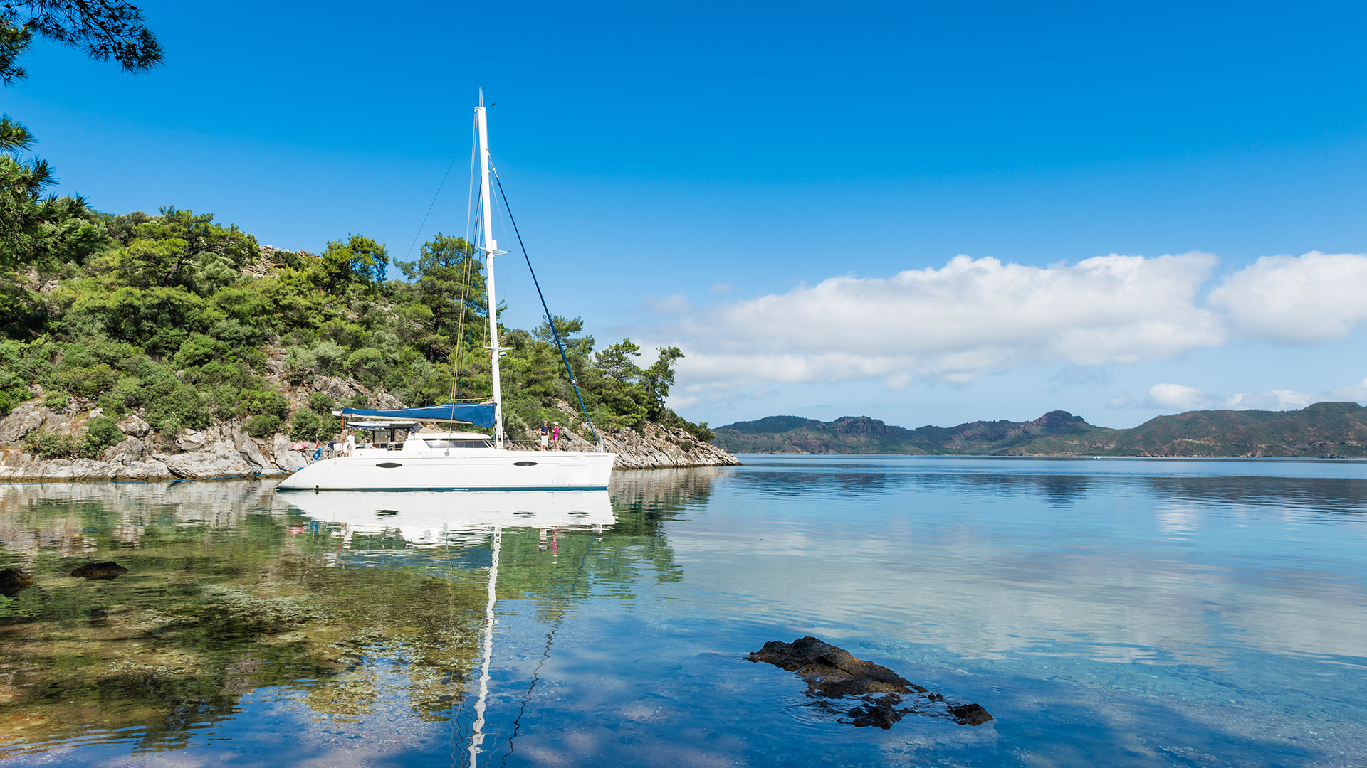 ZORBA CAT - On Location – Luxury Yacht Browser | by CHARTERWORLD ...