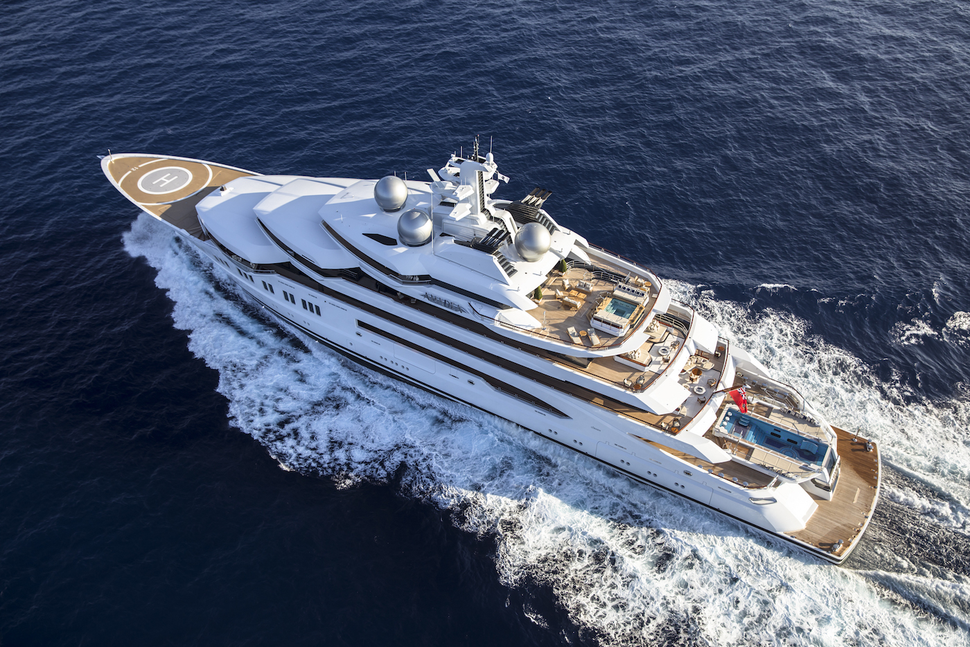 Yacht AMADEA, Lurssen | CHARTERWORLD Luxury Superyacht Charters