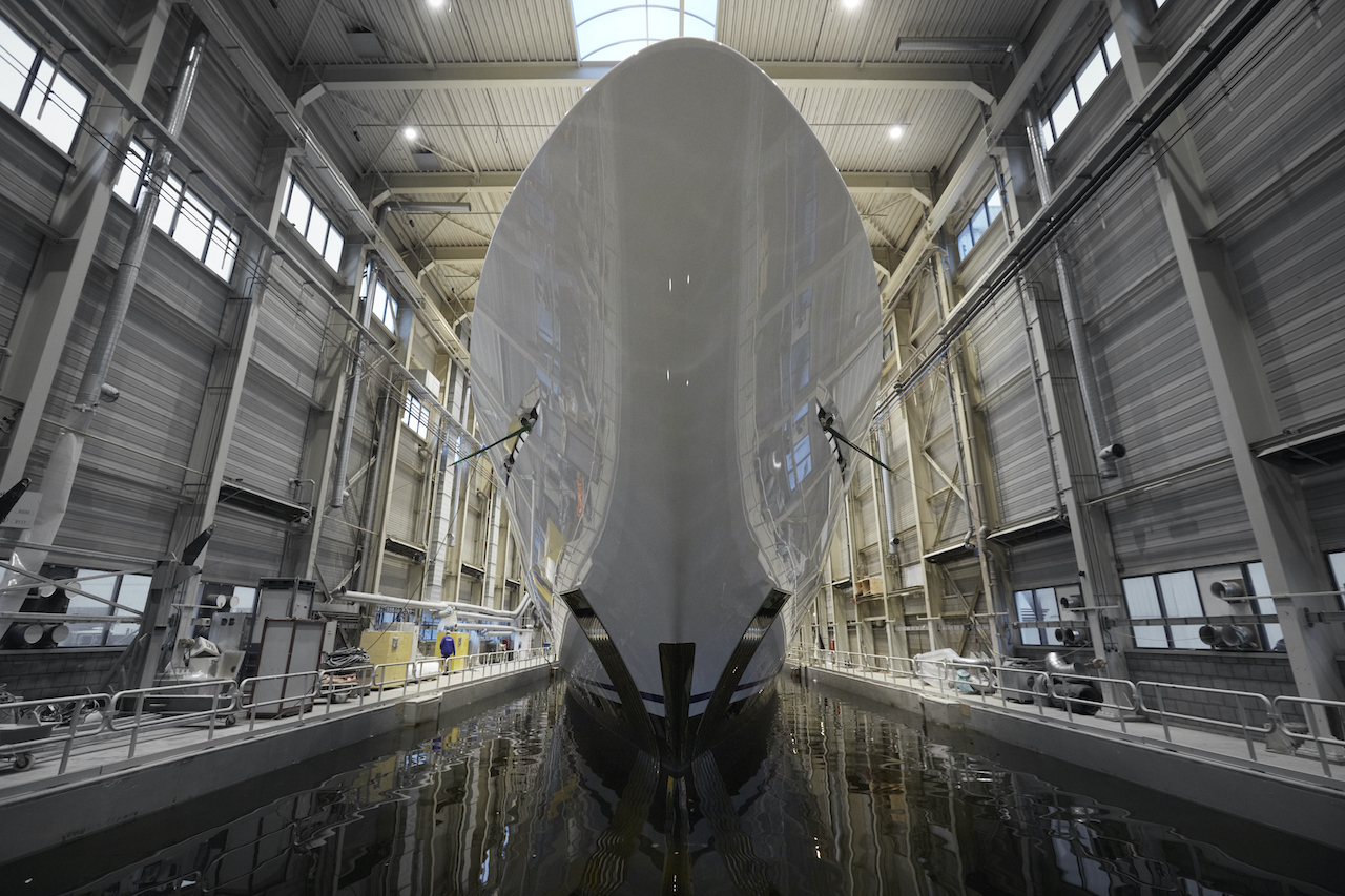 Yacht ARROW, Feadship | CHARTERWORLD Luxury Superyacht Charters