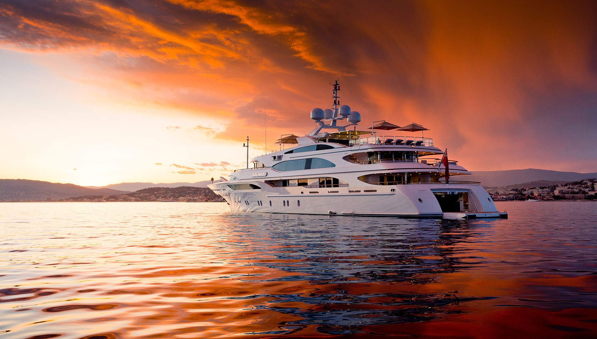 Exterior – Luxury Yacht Browser | by CHARTERWORLD Superyacht Charter