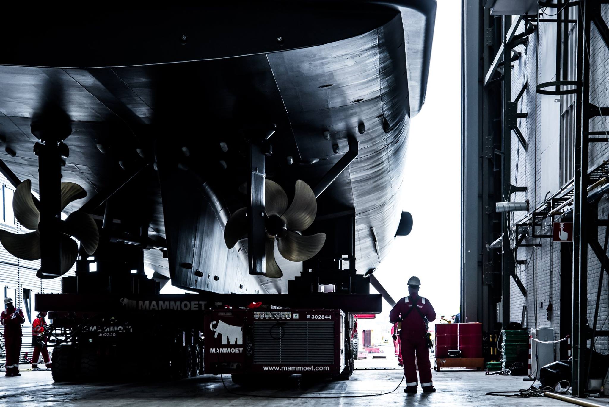 Yacht NOMAD, AMELS | CHARTERWORLD Luxury Superyacht Charters
