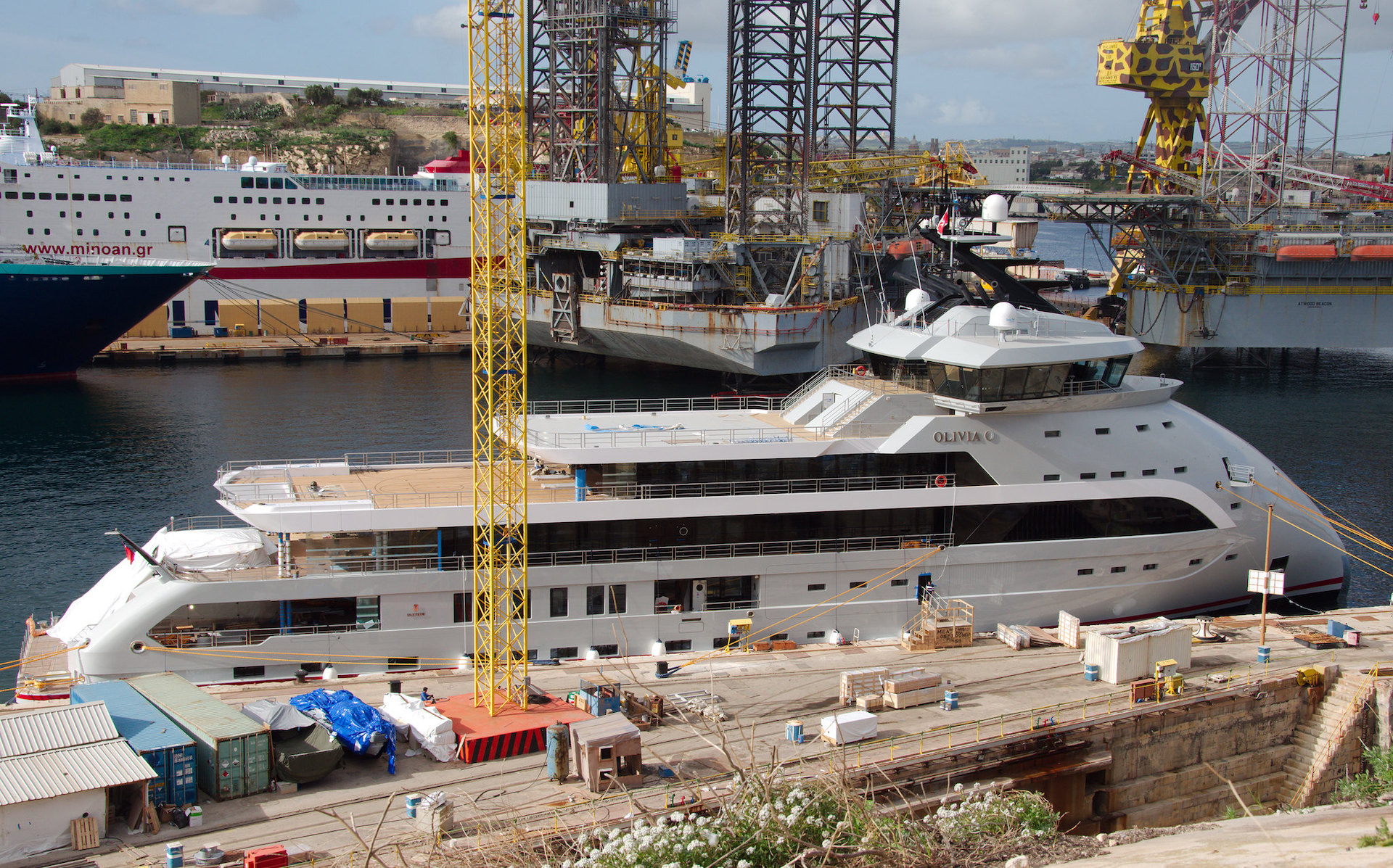 Yacht OLIVIA O, Ulstein | CHARTERWORLD Luxury Superyacht Charters