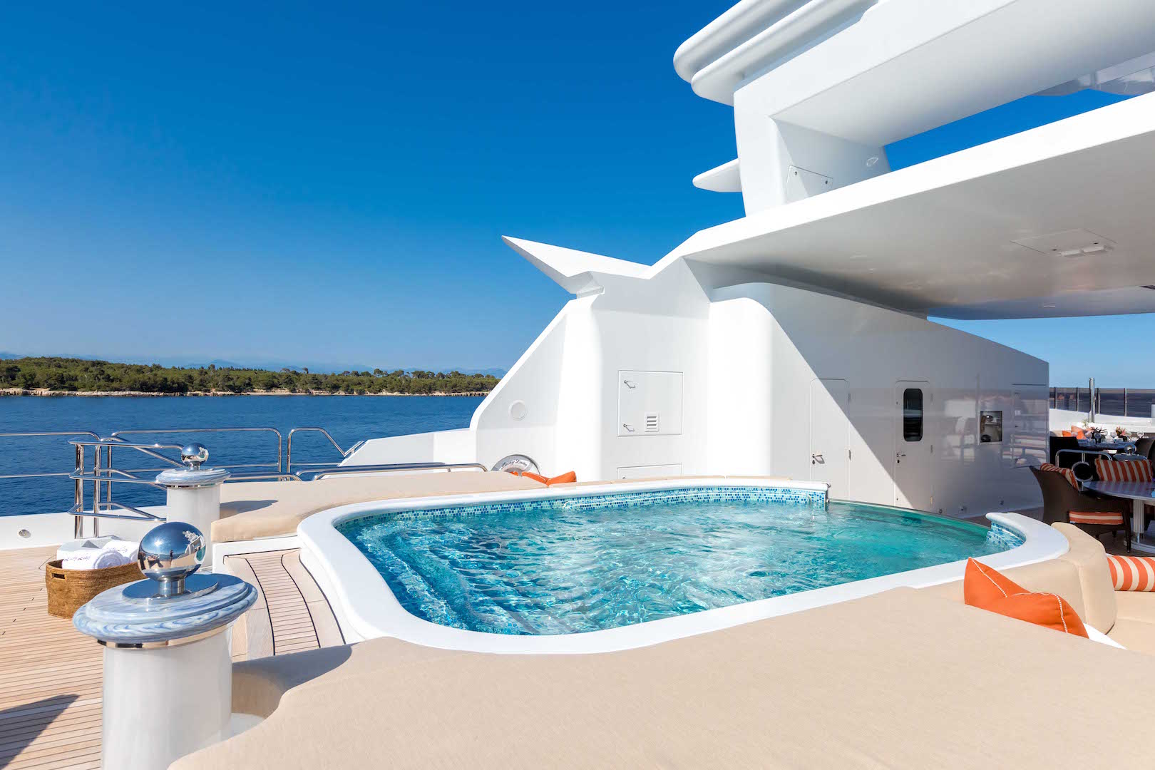 LUCKY LADY Yacht Charter Details, Oceanco | CHARTERWORLD Luxury Superyachts