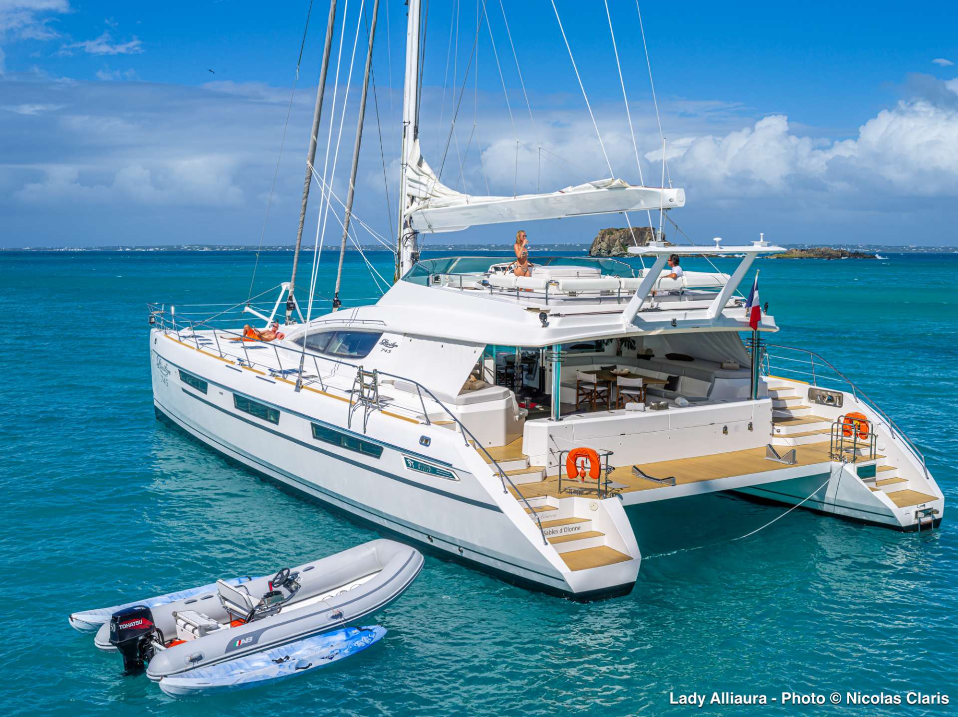 SUR L'EAU Yacht Charter Details, Catamaran | CHARTERWORLD Luxury ...