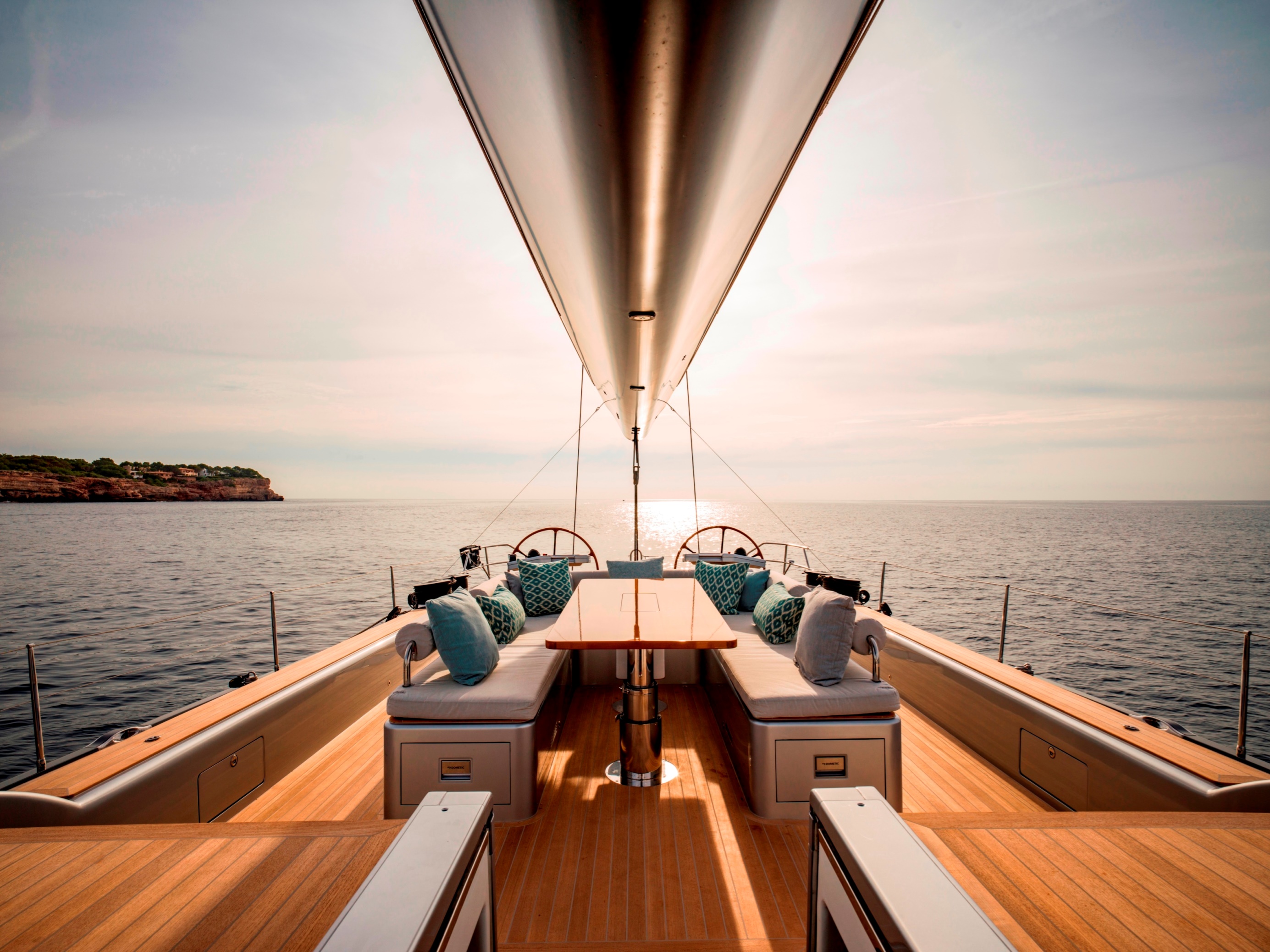 Cockpit – Luxury Yacht Browser | by CHARTERWORLD Superyacht Charter