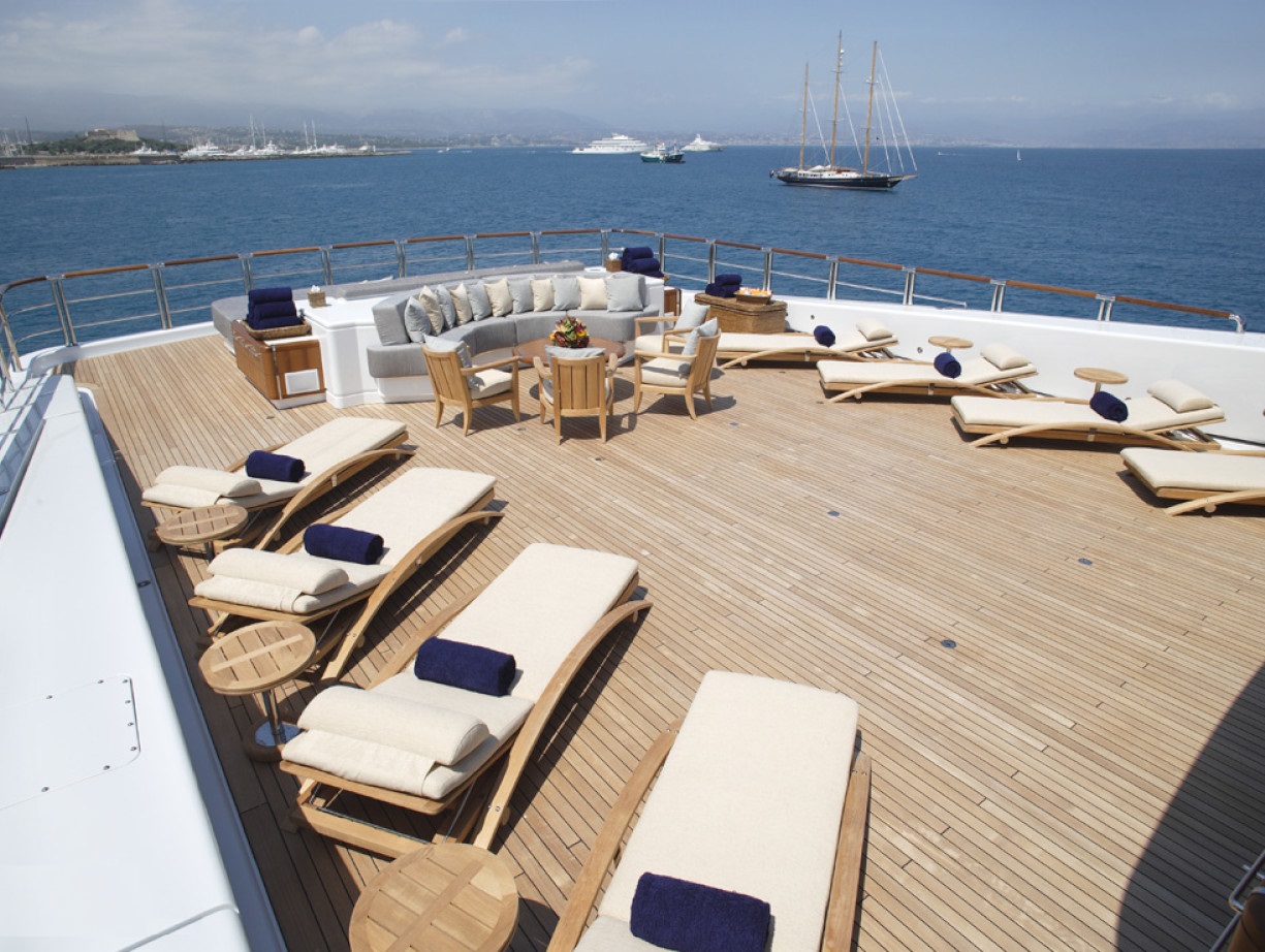 Foredeck Image Gallery – Luxury Yacht Browser | by CHARTERWORLD ...