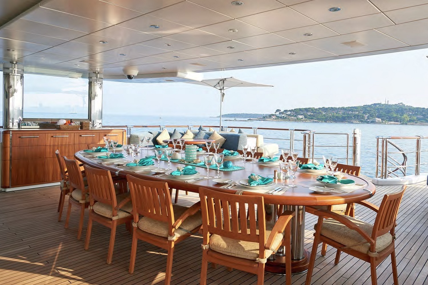 Table Image Gallery - Sailing catamaran levante cockpit table setting ...