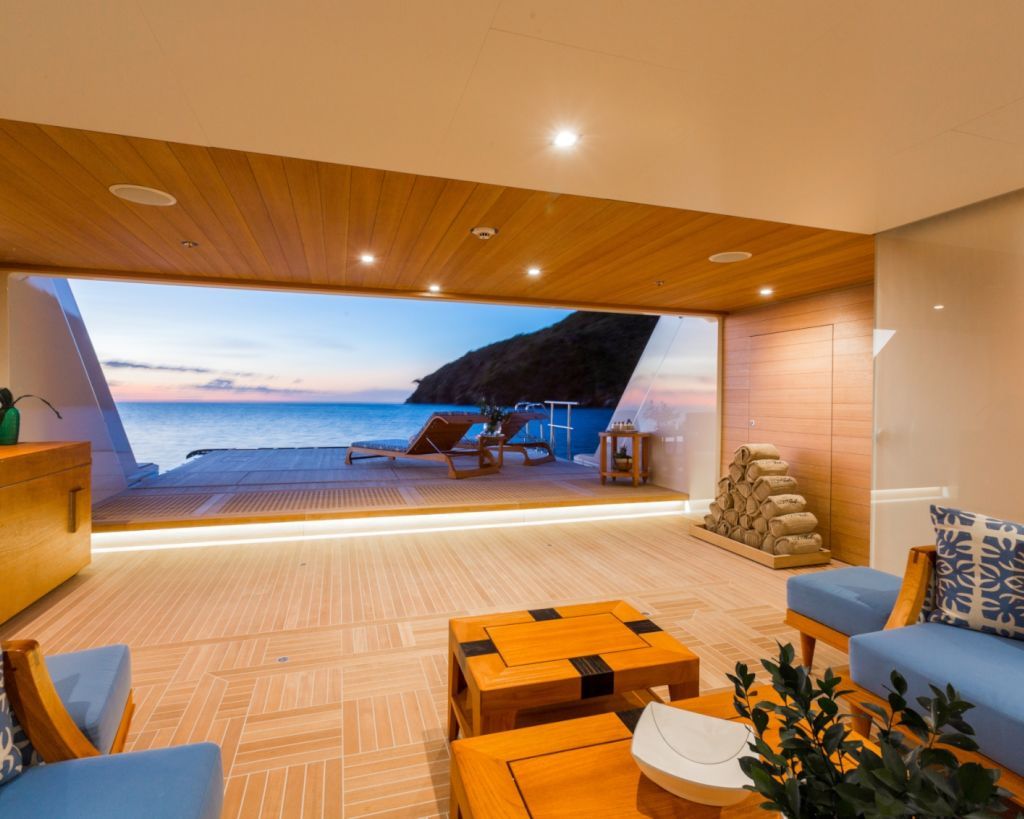 62M CUSTOM SUPERYACHT - Swim Platform : Beach Club – Luxury Yacht ...