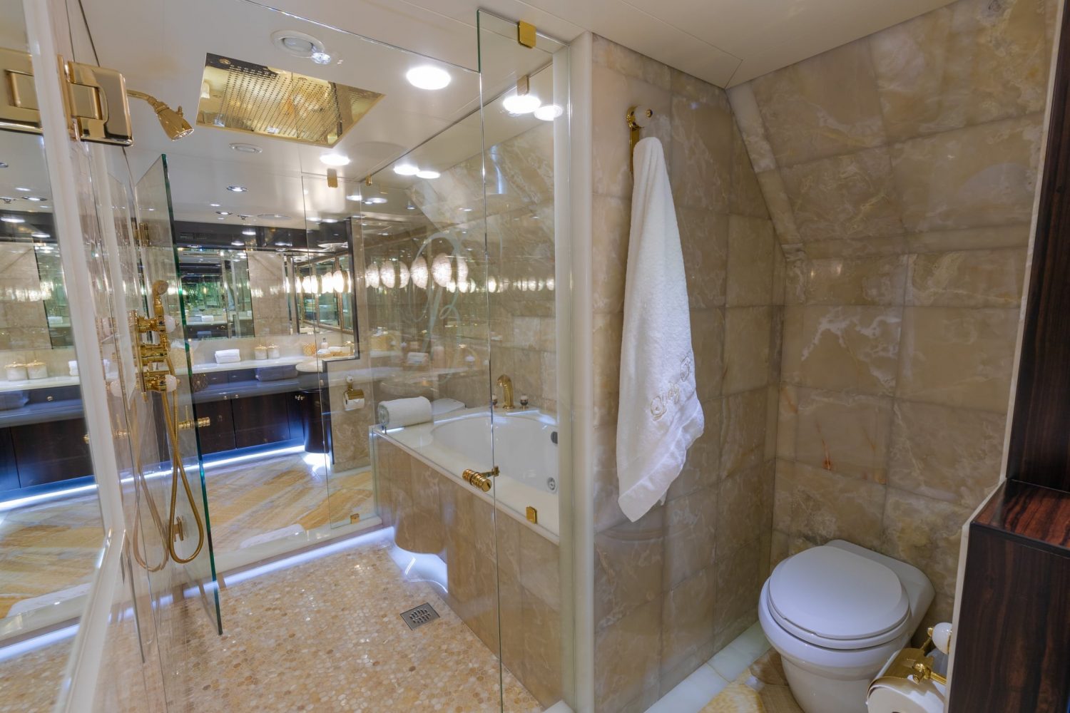 GRADE I - Master Head – Luxury Yacht Browser | by CHARTERWORLD ...