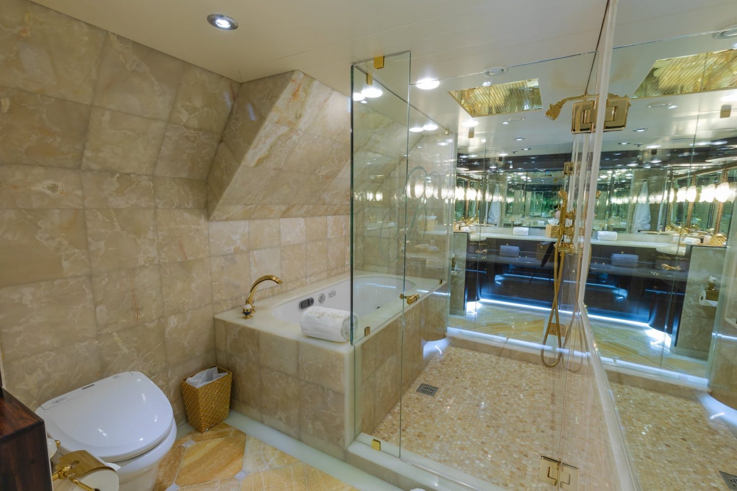 GRADE I - Master Head – Luxury Yacht Browser | by CHARTERWORLD ...