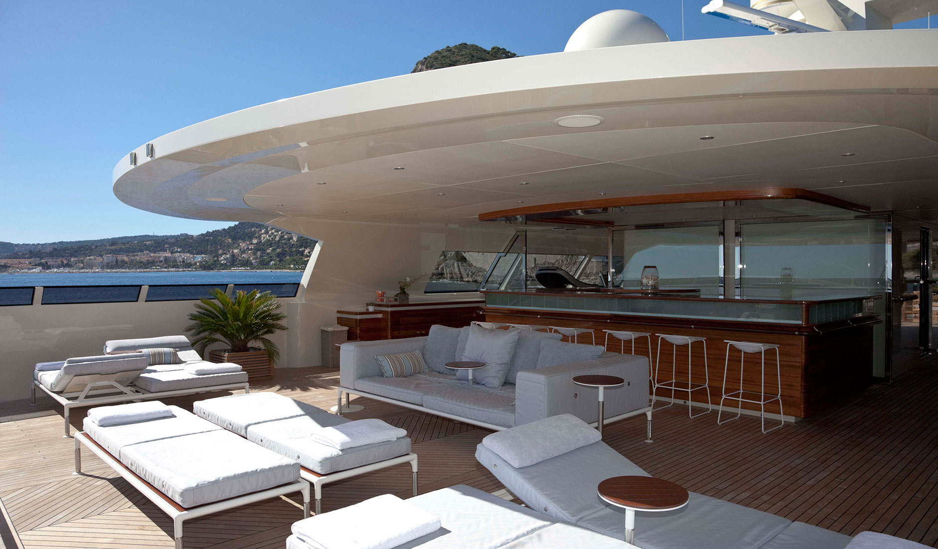Yacht AZTECA, CRN Superyacht | CHARTERWORLD Luxury Superyacht Charters