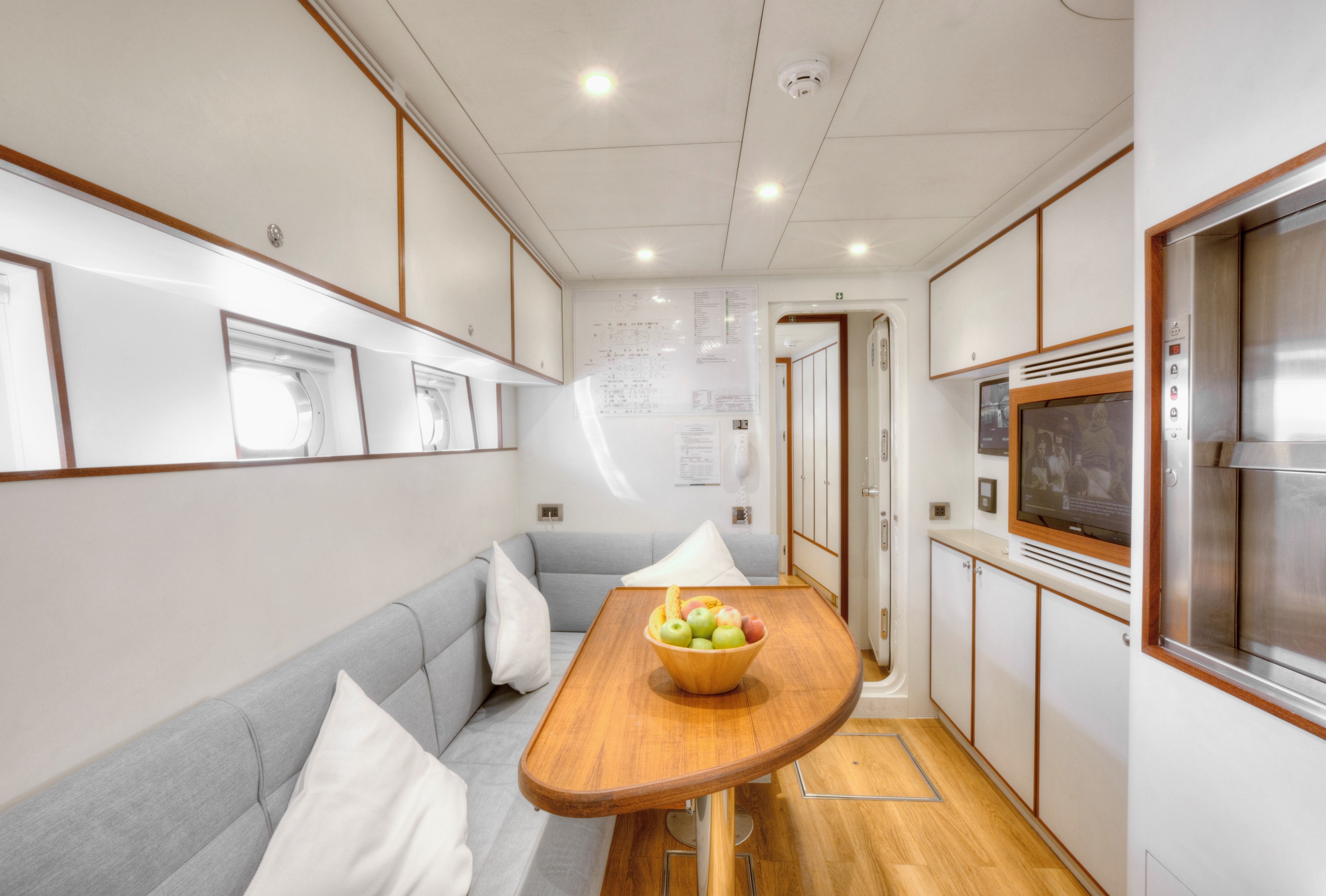 QUARANTA Yacht Charter Details, Curvelle | CHARTERWORLD Luxury Superyachts