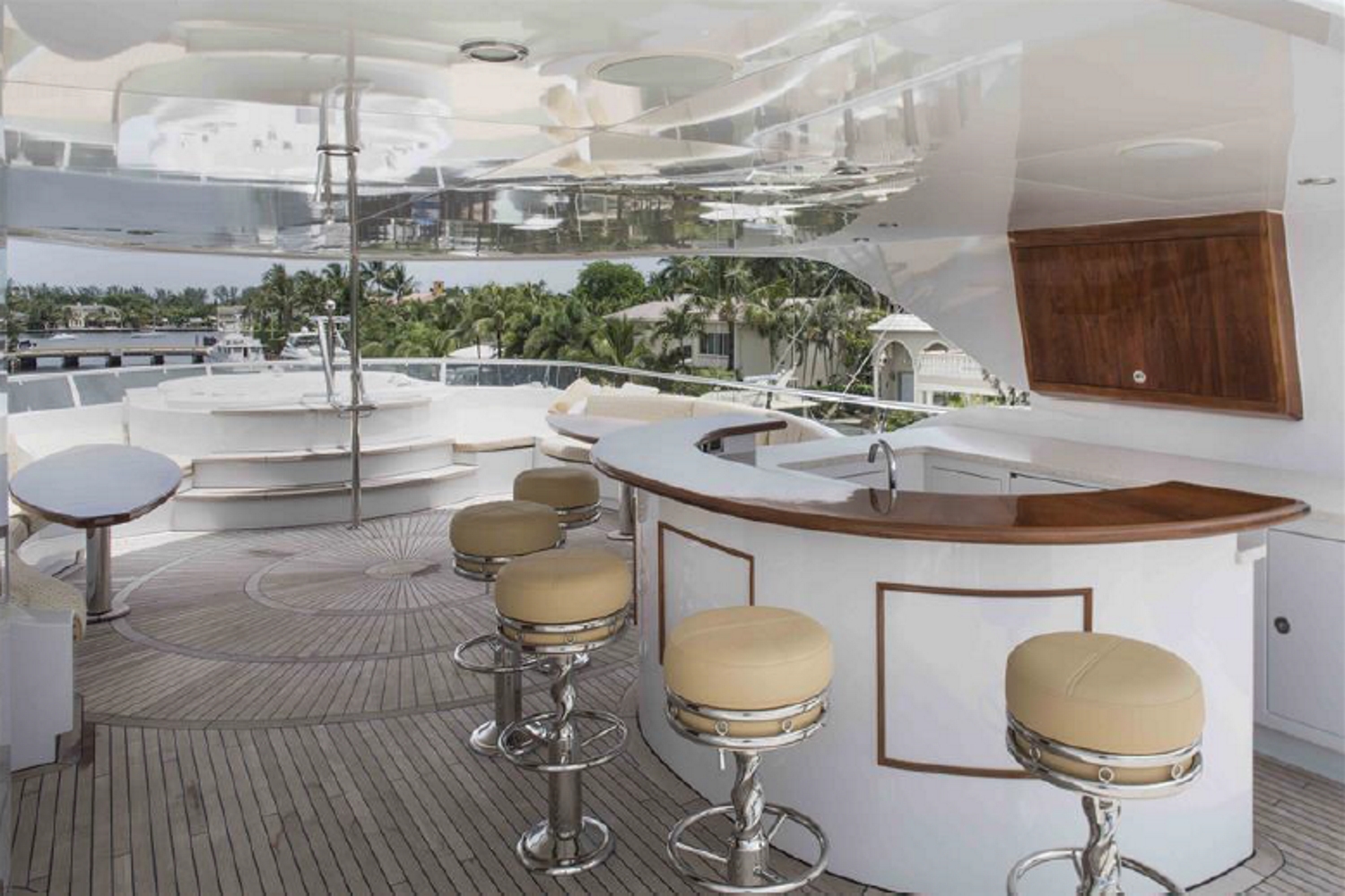 Bar Image Gallery – Luxury Yacht Browser | by CHARTERWORLD Superyacht ...