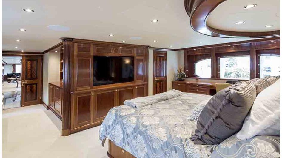 Tv Image Gallery – Luxury Yacht Browser | by CHARTERWORLD Superyacht ...