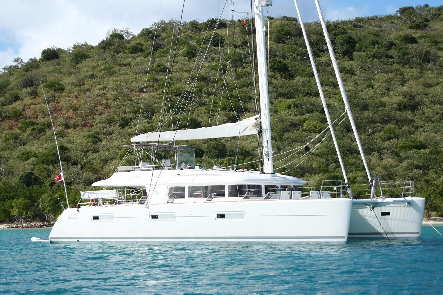 DRAGON Yacht Charter Details, LAGOON 620 | CHARTERWORLD Luxury Superyachts