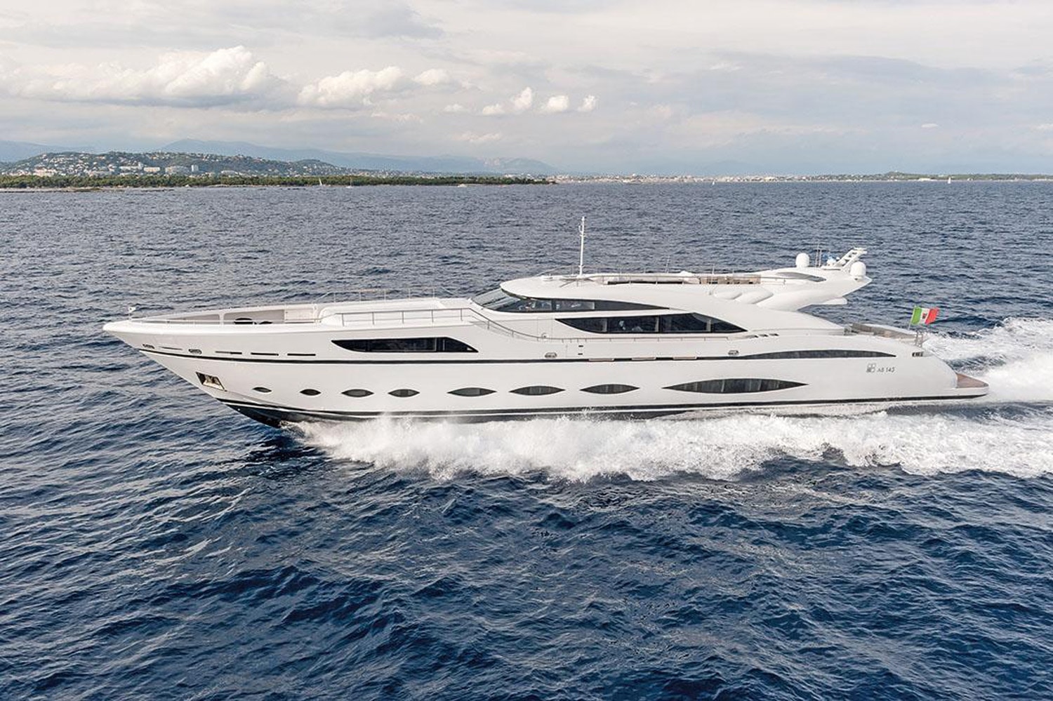 FAST AND FURIOUS Yacht Charter Details, AB Yachts | CHARTERWORLD Luxury ...