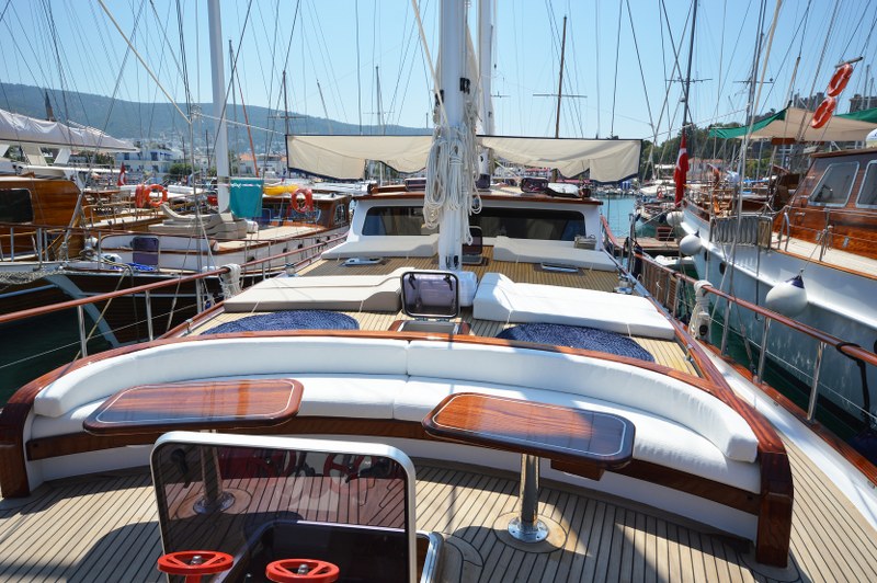 ARTEMIS 1 Yacht Charter Details, Luxury Gulet | CHARTERWORLD Luxury ...