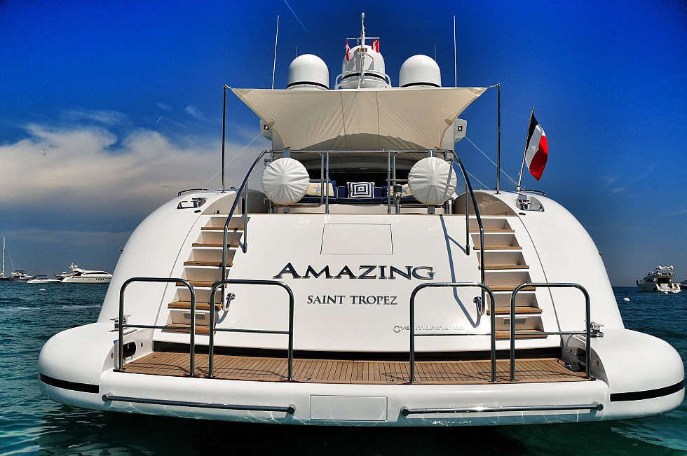 AMAZING Yacht Charter Details, Mangusta 108' | CHARTERWORLD Luxury ...