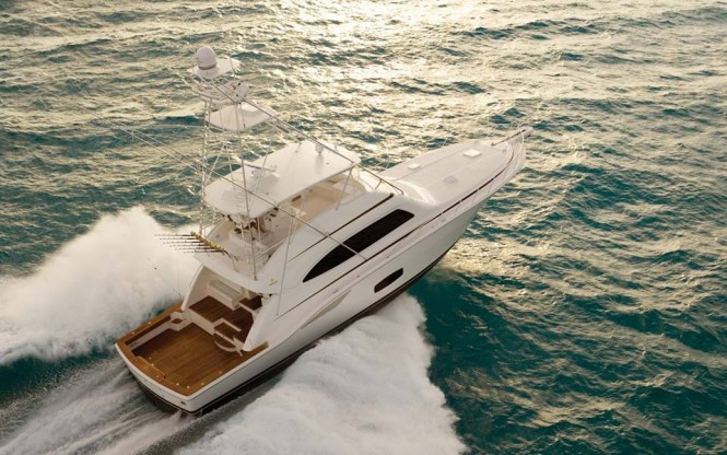 Luxury yacht Bertram 70 Convertible from above — Yacht Charter ...