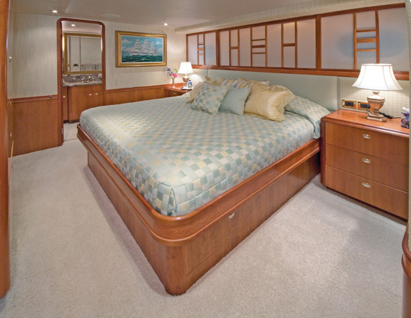 Yacht SERENGETI - VIP Cabin — Yacht Charter & Superyacht News