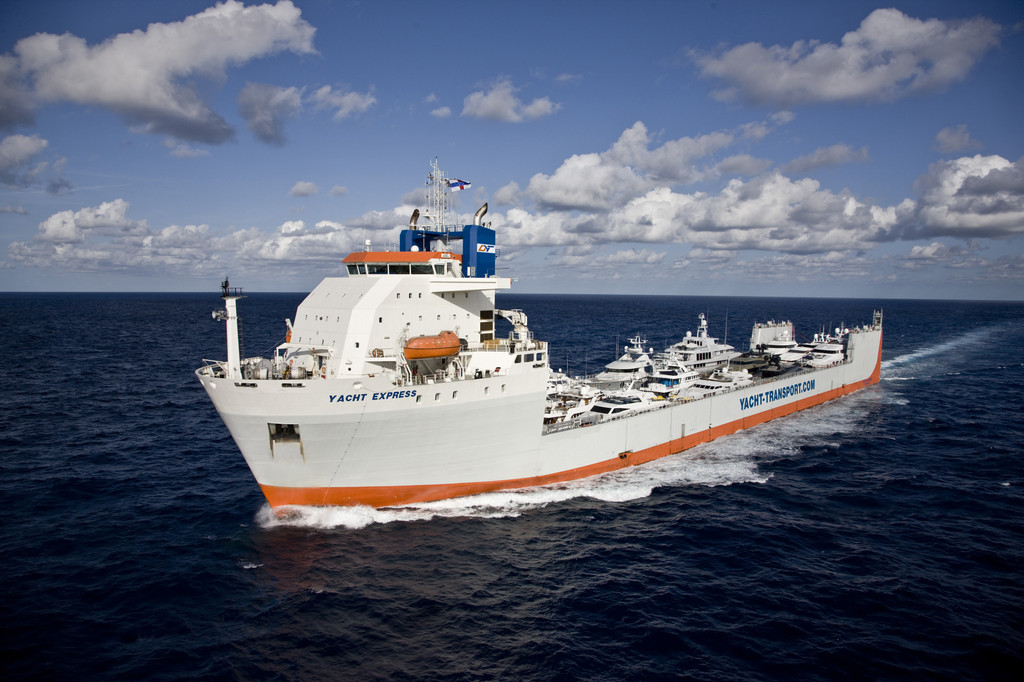 DYT Yacht Transport’s largest semi-submersible ship, Yacht Express ...